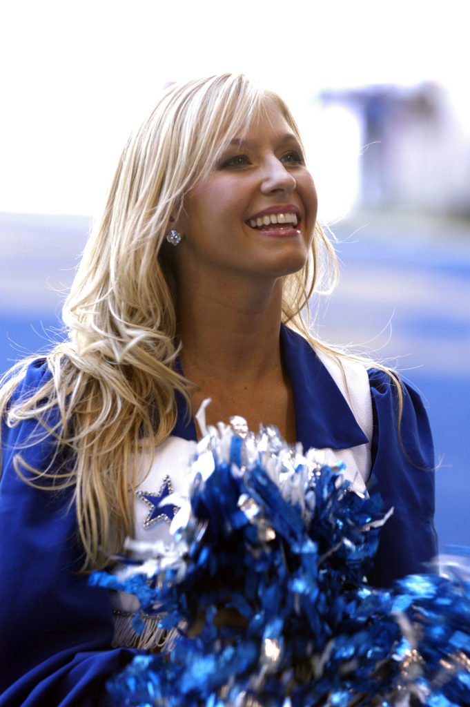 DCC Alumni Spotlight – Elizabeth Davis Wisdom – Dallas Cowboys Cheerleaders