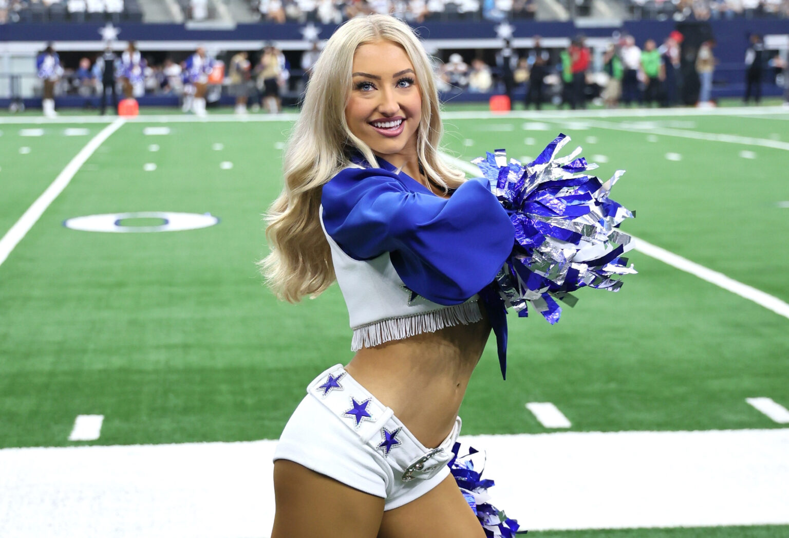 Michelle – Dallas Cowboys Cheerleaders